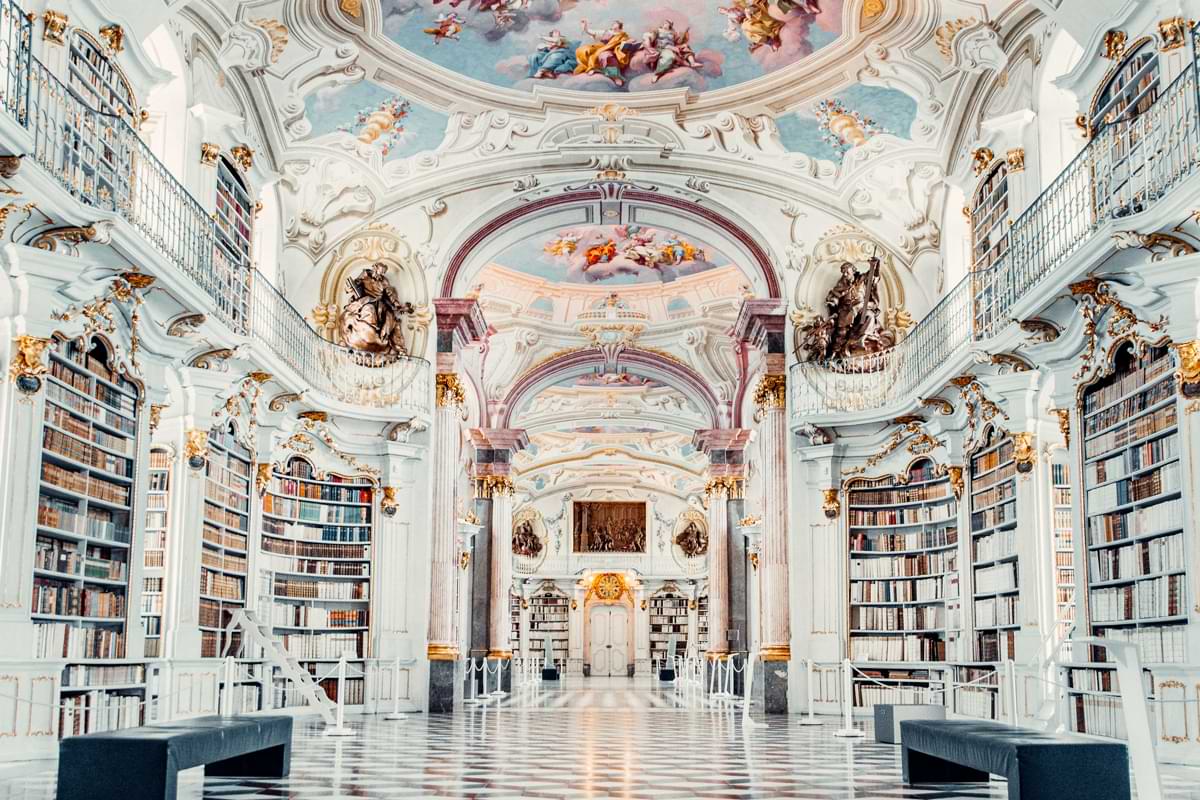 Discovering the great libraries of Europe: for book lovers