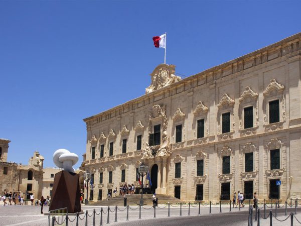 Good to know about Malta: Essential Tips & Historic Hotels